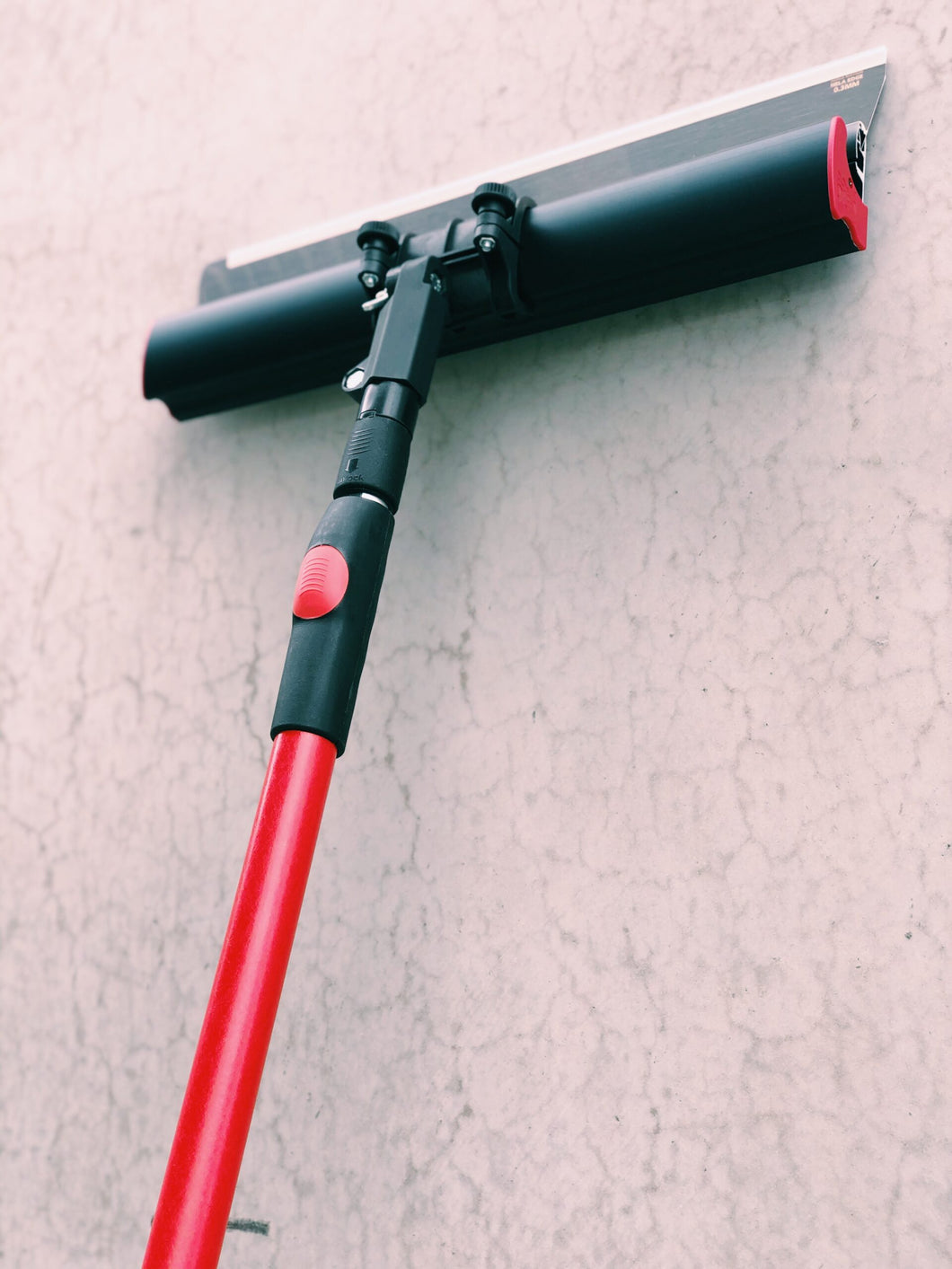 Nela Edge Pole & Attachment Device 115-199cm – Madewell Products